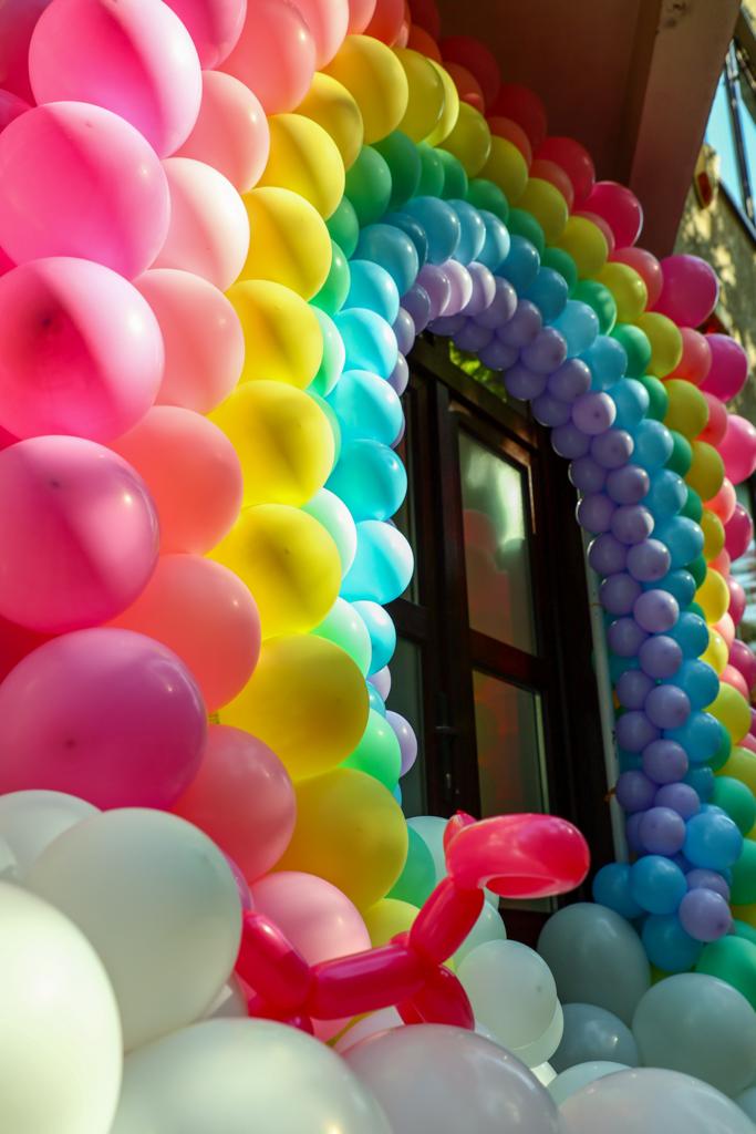 Arcada Curcubeu, Decor Baloane – Fabrica de Zambete Colorate
